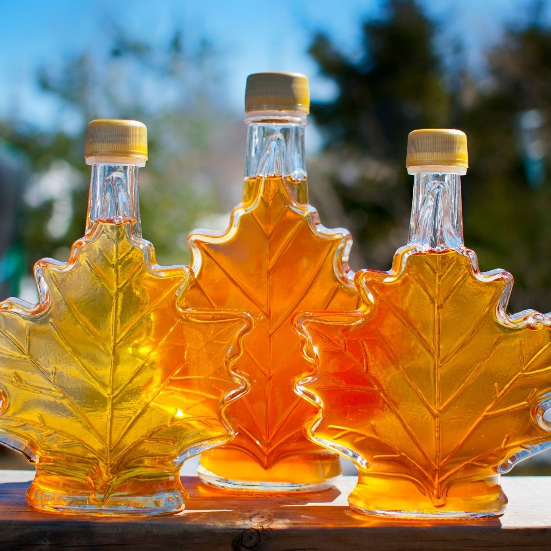 Maple Leaf Souvenir Bottle – Turkey Hill Sugarbush